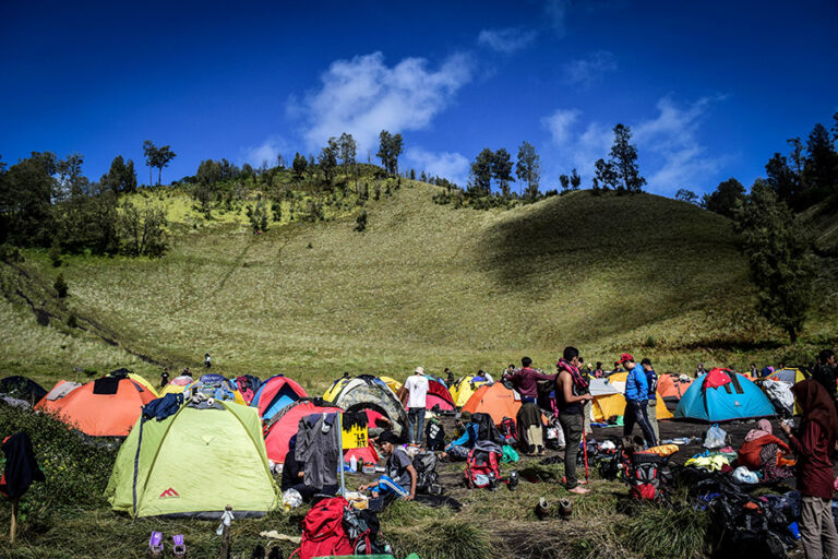 Perlengkapan Pendakian Gunung - Siap Menapak, Lengkap Tanpa Lengah.
